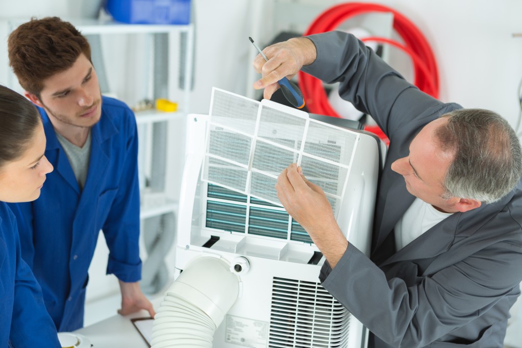 What Is the Average Cost of Repairing Air Conditioners? | Pop Polling